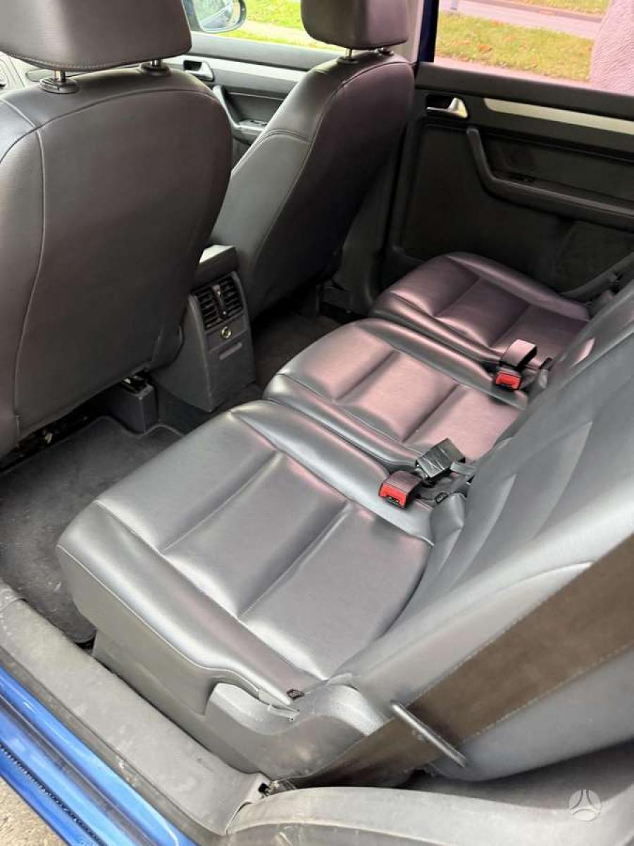 Zils Volkswagen Touran 2012 Viļņa, ar dzinēja tilpumu 0.00 L un nobraukumu 303 tūkst. km par 3300 €, foto 15 vietnē AUTOMOTO.COM.LV