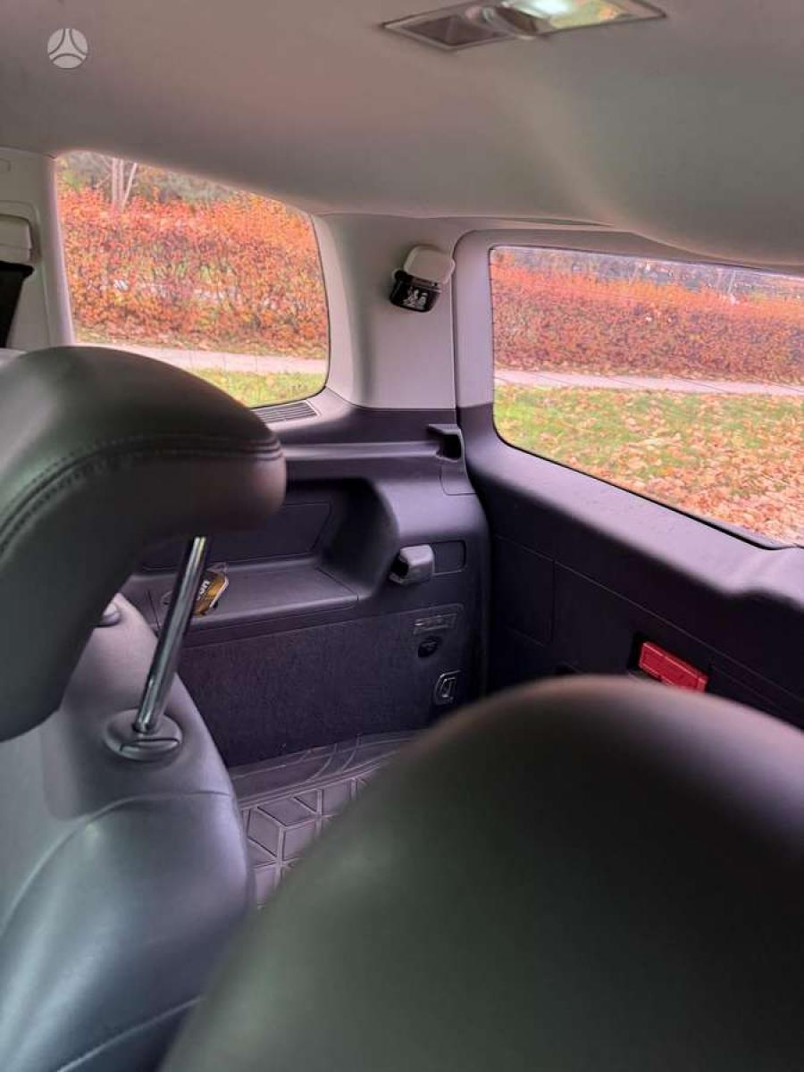 Zils Volkswagen Touran 2012 Viļņa, ar dzinēja tilpumu 0.00 L un nobraukumu 303 tūkst. km par 3300 €, foto 16 vietnē AUTOMOTO.COM.LV
