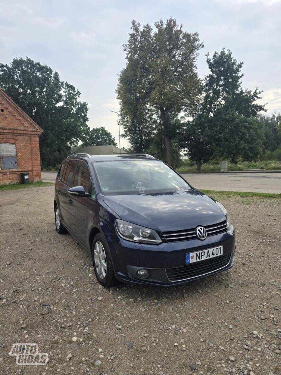 Zils Volkswagen Touran 2013 Panevēža, ar dzinēja tilpumu 1.60 L un nobraukumu 284 tūkst. km par 5800 €, foto 1 vietnē AUTOMOTO.COM.LV