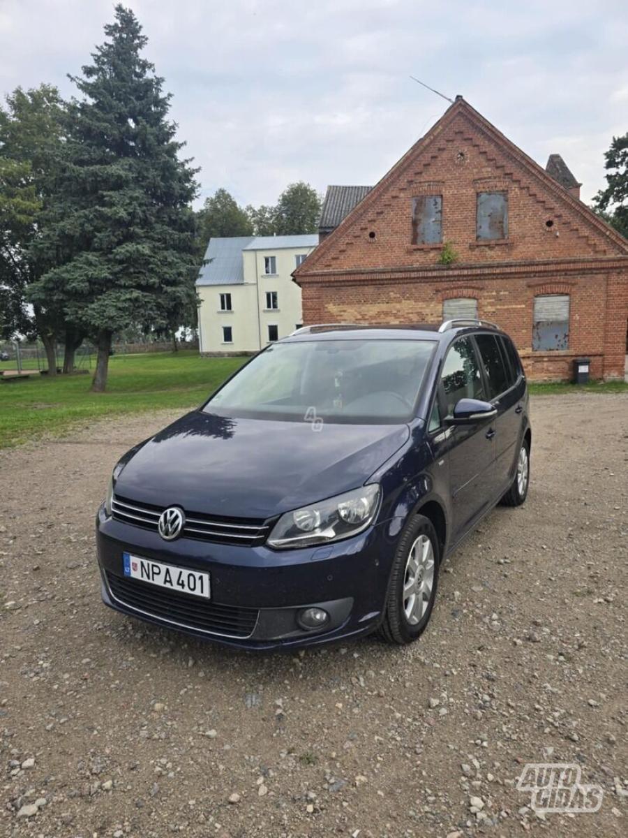 Zils Volkswagen Touran 2013 Panevēža, ar dzinēja tilpumu 1.60 L un nobraukumu 284 tūkst. km par 5800 €, foto 2 vietnē AUTOMOTO.COM.LV