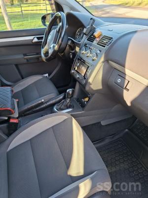 Blue Volkswagen Touran 2013 in Liepaja, with an engine capacity of 2.00 L and mileage of 274 thousand km for 7200 €, photo 6 on AUTOMOTO.COM.LV