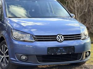 Blue Volkswagen Touran 2013 in Utena, with an engine capacity of 1.60 L and mileage of 304 thousand km for 5590 €, photo 17 on AUTOMOTO.COM.LV
