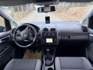Blue Volkswagen Touran 2013 in Utena, with an engine capacity of 1.60 L and mileage of 304 thousand km for 5590 €, photo 38 on AUTOMOTO.COM.LV