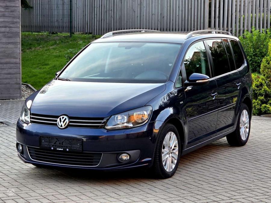 Blue Volkswagen Touran 2013 in Kedainiai, with an engine capacity of 1.97 L and mileage of 287 thousand km for 5999 €, photo 4 on AUTOMOTO.COM.LV