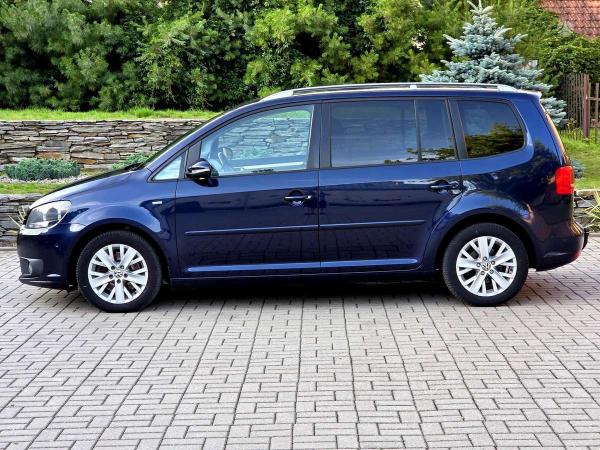 Zils Volkswagen Touran 2013 Kėdainiai, ar dzinēja tilpumu 1.97 L un nobraukumu 287 tūkst. km par 5999 €, foto 4 vietnē AUTOMOTO.COM.LV