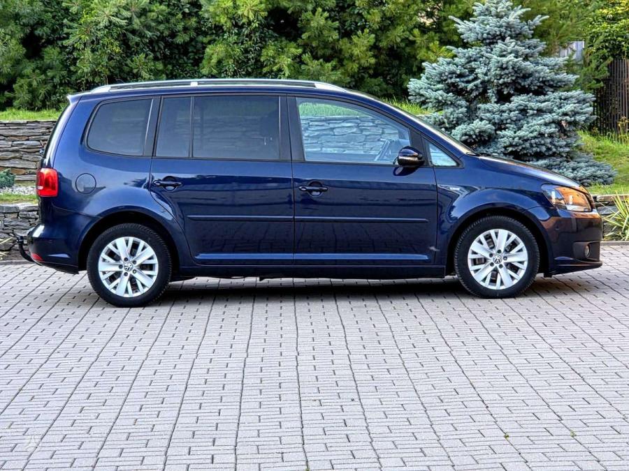 Blue Volkswagen Touran 2013 in Kedainiai, with an engine capacity of 1.97 L and mileage of 287 thousand km for 5999 €, photo 10 on AUTOMOTO.COM.LV