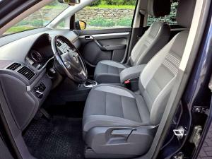 Blue Volkswagen Touran 2013 in Kedainiai, with an engine capacity of 1.97 L and mileage of 287 thousand km for 5999 €, photo 19 on AUTOMOTO.COM.LV