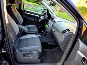 Blue Volkswagen Touran 2013 in Kedainiai, with an engine capacity of 1.97 L and mileage of 287 thousand km for 5999 €, photo 21 on AUTOMOTO.COM.LV