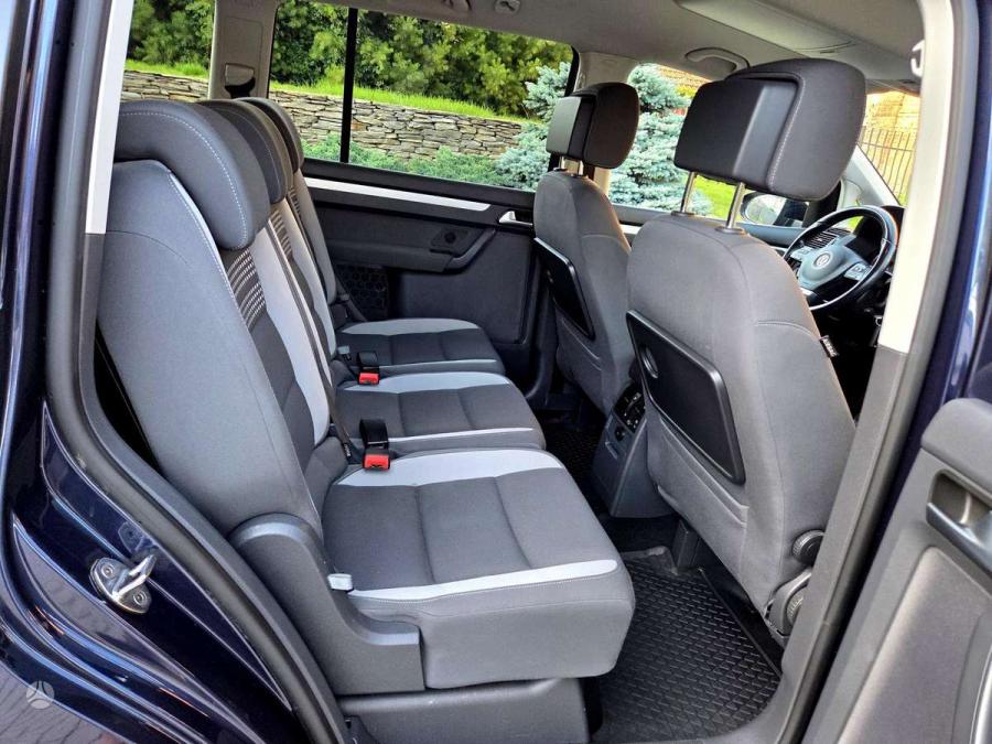 Blue Volkswagen Touran 2013 in Kedainiai, with an engine capacity of 1.97 L and mileage of 287 thousand km for 5999 €, photo 23 on AUTOMOTO.COM.LV