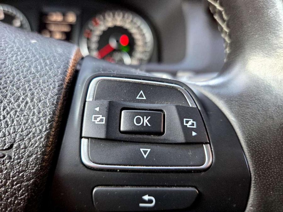 Blue Volkswagen Touran 2013 in Kedainiai, with an engine capacity of 1.97 L and mileage of 287 thousand km for 5999 €, photo 29 on AUTOMOTO.COM.LV