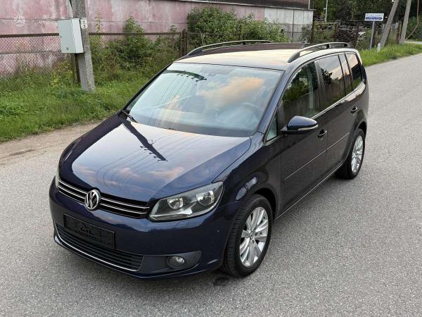 Zils Volkswagen Touran 2013 Kėdainiai, ar dzinēja tilpumu 1.97 L un nobraukumu 290 tūkst. km par 5950 €, foto 2 vietnē AUTOMOTO.COM.LV