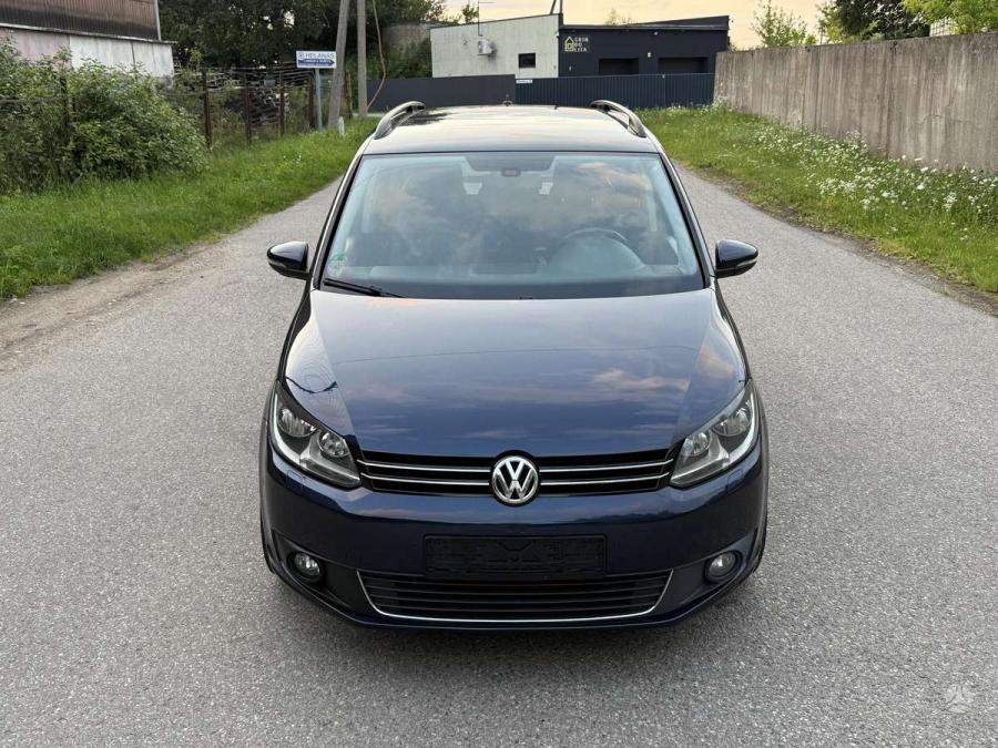 Zils Volkswagen Touran 2013 Kėdainiai, ar dzinēja tilpumu 1.97 L un nobraukumu 290 tūkst. km par 5950 €, foto 6 vietnē AUTOMOTO.COM.LV