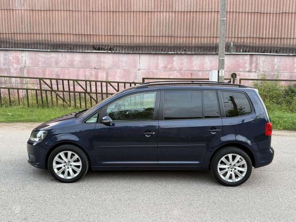 Zils Volkswagen Touran 2013 Kėdainiai, ar dzinēja tilpumu 1.97 L un nobraukumu 290 tūkst. km par 5950 €, foto 7 vietnē AUTOMOTO.COM.LV