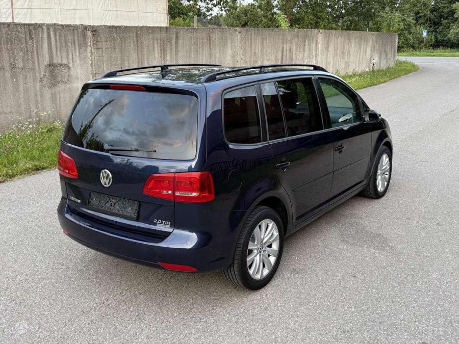 Zils Volkswagen Touran 2013 Kėdainiai, ar dzinēja tilpumu 1.97 L un nobraukumu 290 tūkst. km par 5950 €, foto 9 vietnē AUTOMOTO.COM.LV