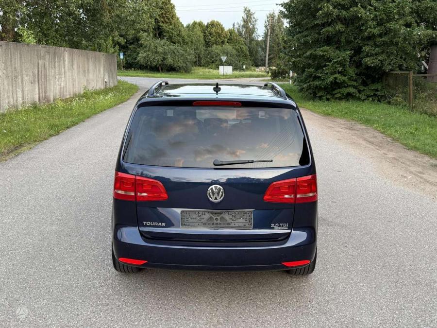 Zils Volkswagen Touran 2013 Kėdainiai, ar dzinēja tilpumu 1.97 L un nobraukumu 290 tūkst. km par 5950 €, foto 10 vietnē AUTOMOTO.COM.LV