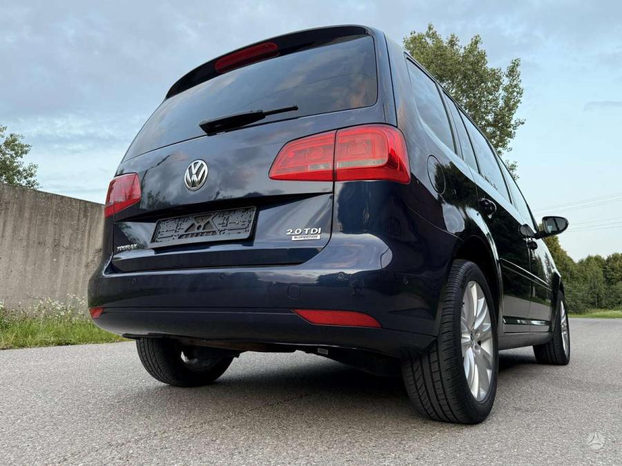 Zils Volkswagen Touran 2013 Kėdainiai, ar dzinēja tilpumu 1.97 L un nobraukumu 290 tūkst. km par 5950 €, foto 11 vietnē AUTOMOTO.COM.LV
