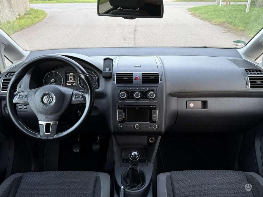 Zils Volkswagen Touran 2013 Kėdainiai, ar dzinēja tilpumu 1.97 L un nobraukumu 290 tūkst. km par 5950 €, foto 23 vietnē AUTOMOTO.COM.LV