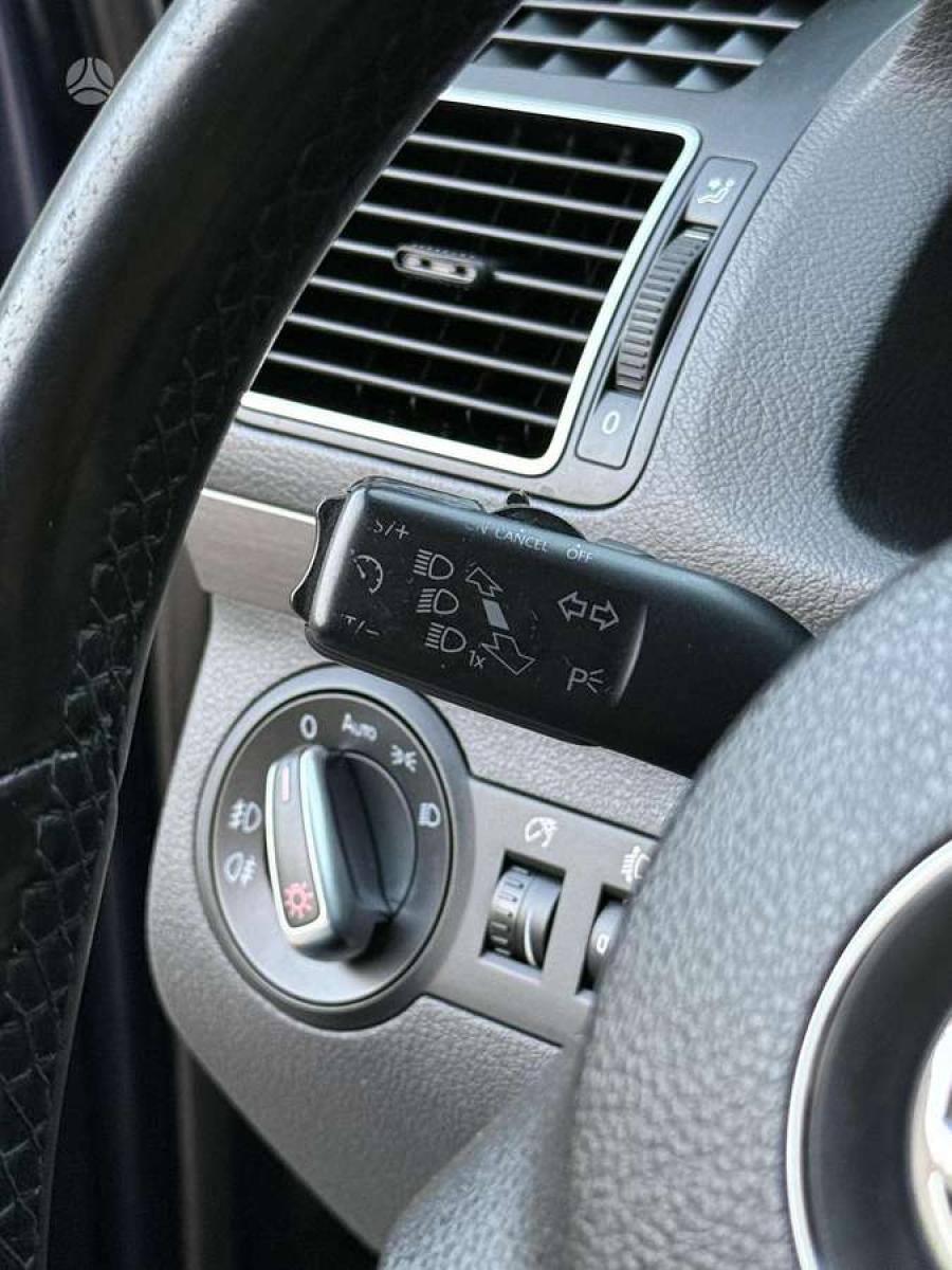 Zils Volkswagen Touran 2013 Kėdainiai, ar dzinēja tilpumu 1.97 L un nobraukumu 290 tūkst. km par 5950 €, foto 30 vietnē AUTOMOTO.COM.LV