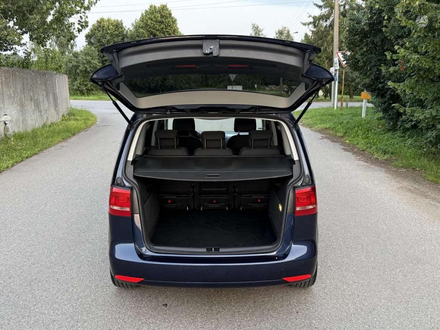 Zils Volkswagen Touran 2013 Kėdainiai, ar dzinēja tilpumu 1.97 L un nobraukumu 290 tūkst. km par 5950 €, foto 32 vietnē AUTOMOTO.COM.LV