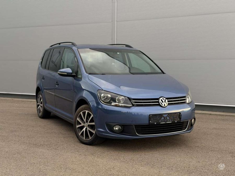 Zils Volkswagen Touran 2013 Utena, ar dzinēja tilpumu 1.60 L un nobraukumu 304 tūkst. km par 5750 €, foto 4 vietnē AUTOMOTO.COM.LV