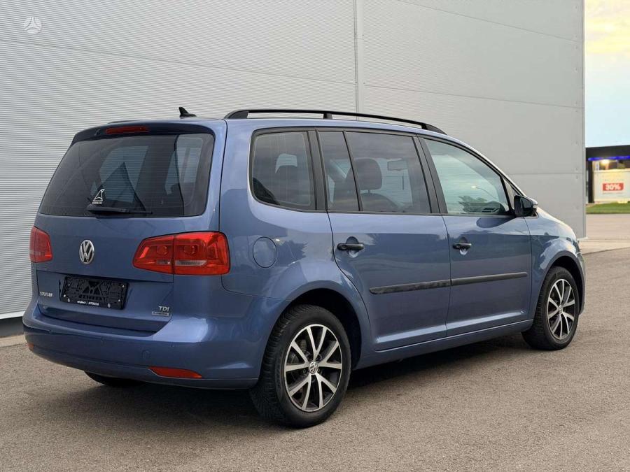 Zils Volkswagen Touran 2013 Utena, ar dzinēja tilpumu 1.60 L un nobraukumu 304 tūkst. km par 5750 €, foto 9 vietnē AUTOMOTO.COM.LV