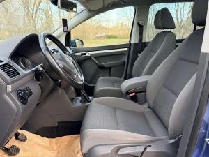Zils Volkswagen Touran 2013 Utena, ar dzinēja tilpumu 1.60 L un nobraukumu 304 tūkst. km par 5750 €, foto 17 vietnē AUTOMOTO.COM.LV