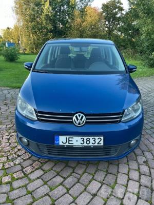 Blue Volkswagen Touran 2013 in Riga, with an engine capacity of 1.60 L and mileage of 370 thousand km for 700 €, photo  on AUTOMOTO.COM.LV