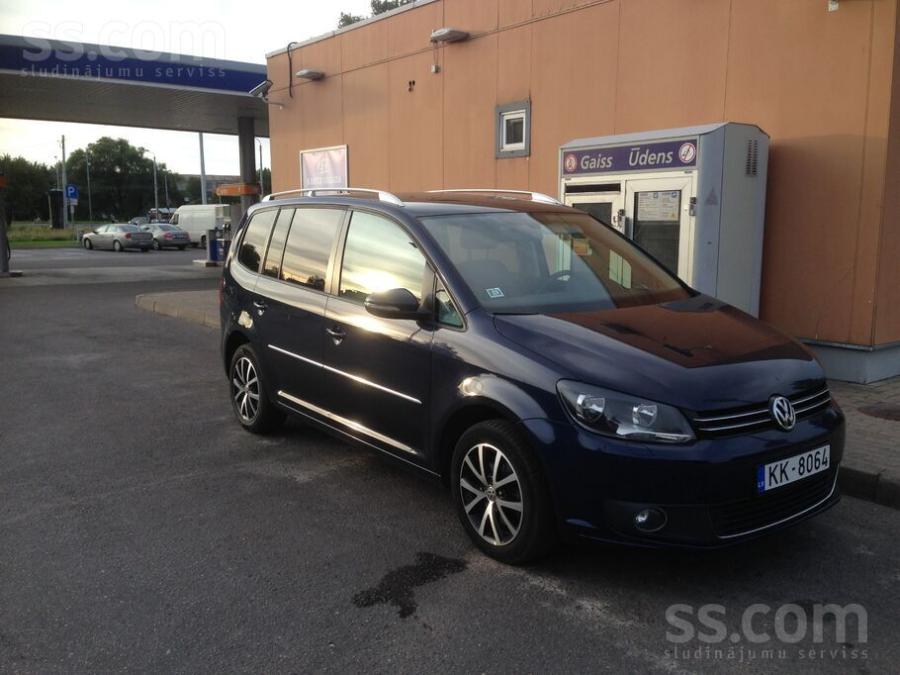Blue Volkswagen Touran 2013 in Riga, with an engine capacity of 2.00 L and mileage of 304 thousand km for 6000 €, photo 1 on AUTOMOTO.COM.LV