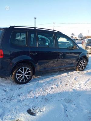 Blue Volkswagen Touran 2014 in Kaunas, with an engine capacity of 1.40 L and mileage of 160 thousand km for 4800 €, photo 7 on AUTOMOTO.COM.LV