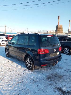 Blue Volkswagen Touran 2014 in Kaunas, with an engine capacity of 1.40 L and mileage of 160 thousand km for 4800 €, photo 9 on AUTOMOTO.COM.LV