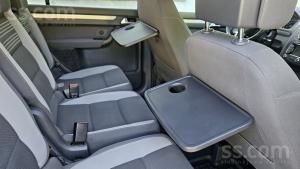 Blue Volkswagen Touran 2014 in Riga, with an engine capacity of 1.60 L and mileage of 290 thousand km for 5200 €, photo 13 on AUTOMOTO.COM.LV