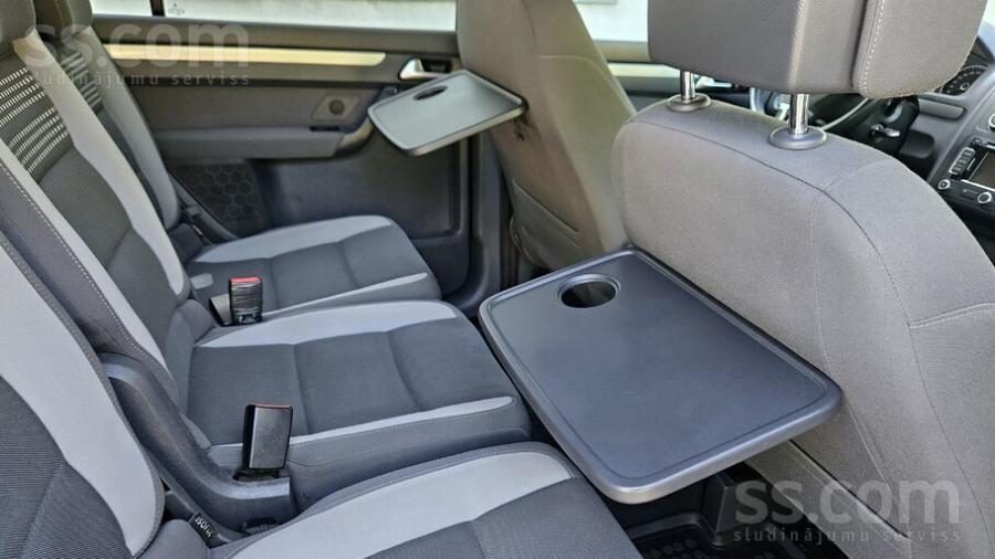 Blue Volkswagen Touran 2014 in Riga, with an engine capacity of 1.60 L and mileage of 290 thousand km for 5200 €, photo 13 on AUTOMOTO.COM.LV