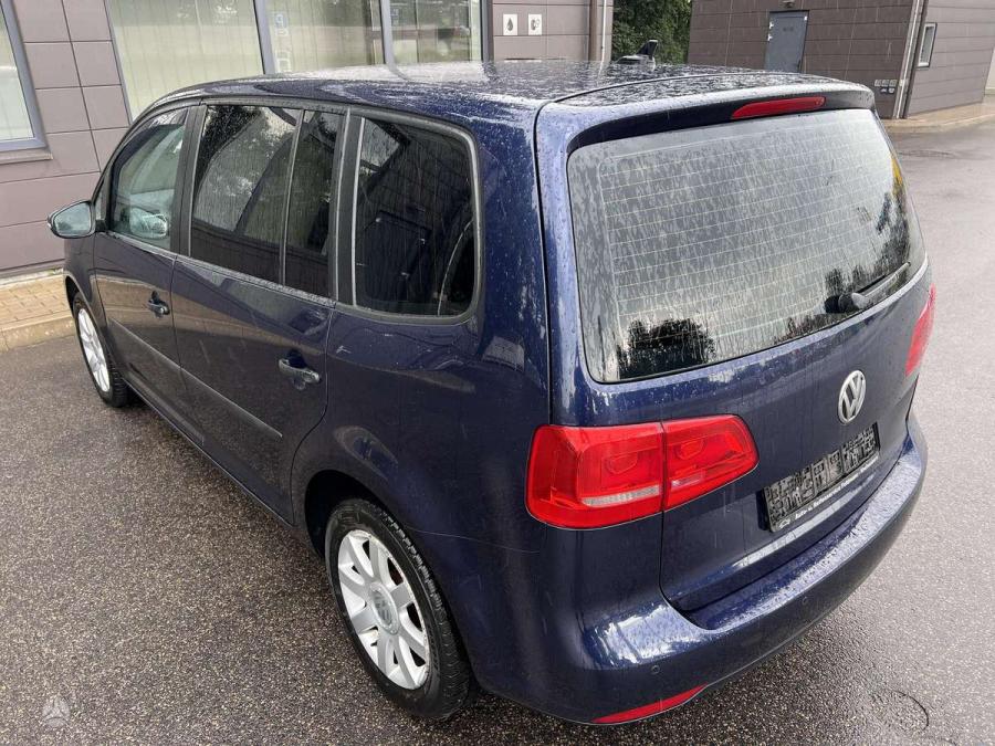 Zils Volkswagen Touran 2014 Utena, ar dzinēja tilpumu 1.60 L un nobraukumu 290 tūkst. km par 4999 €, foto 8 vietnē AUTOMOTO.COM.LV