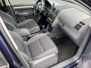 Zils Volkswagen Touran 2014 Utena, ar dzinēja tilpumu 1.60 L un nobraukumu 290 tūkst. km par 4999 €, foto 16 vietnē AUTOMOTO.COM.LV