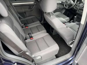 Zils Volkswagen Touran 2014 Utena, ar dzinēja tilpumu 1.60 L un nobraukumu 290 tūkst. km par 4999 €, foto 18 vietnē AUTOMOTO.COM.LV