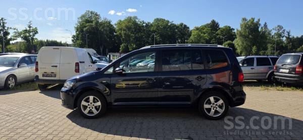 Zils Volkswagen Touran 2014 Valmiera, ar dzinēja tilpumu 2.00 L un nobraukumu 329 tūkst. km par 5200 €, foto 6 vietnē AUTOMOTO.COM.LV