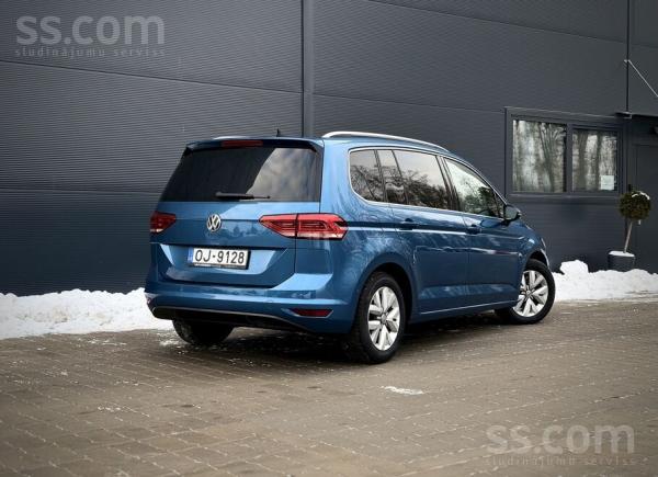 Blue Volkswagen Touran 2015 in Riga, with an engine capacity of 1.60 L and mileage of 218 thousand km for 13900 €, photo 6 on AUTOMOTO.COM.LV
