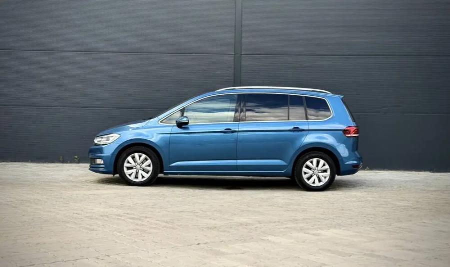 Zils Volkswagen Touran 2015 Rīga, ar dzinēja tilpumu 1.60 L un nobraukumu 219 tūkst. km par 12995 €, foto 3 vietnē AUTOMOTO.COM.LV