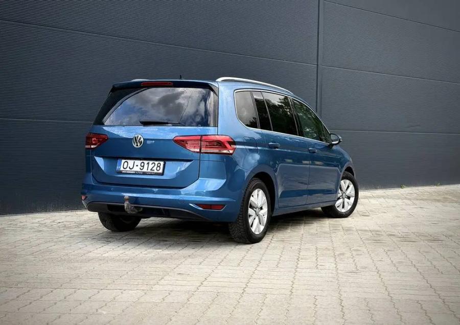 Zils Volkswagen Touran 2015 Rīga, ar dzinēja tilpumu 1.60 L un nobraukumu 219 tūkst. km par 12995 €, foto 7 vietnē AUTOMOTO.COM.LV
