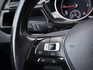 Zils Volkswagen Touran 2015 Rīga, ar dzinēja tilpumu 1.60 L un nobraukumu 219 tūkst. km par 12995 €, foto 15 vietnē AUTOMOTO.COM.LV