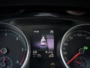 Zils Volkswagen Touran 2015 Rīga, ar dzinēja tilpumu 1.60 L un nobraukumu 219 tūkst. km par 12995 €, foto 23 vietnē AUTOMOTO.COM.LV