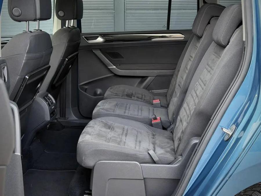 Zils Volkswagen Touran 2015 Rīga, ar dzinēja tilpumu 1.60 L un nobraukumu 219 tūkst. km par 12995 €, foto 31 vietnē AUTOMOTO.COM.LV