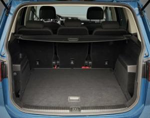 Zils Volkswagen Touran 2015 Rīga, ar dzinēja tilpumu 1.60 L un nobraukumu 219 tūkst. km par 12995 €, foto 33 vietnē AUTOMOTO.COM.LV