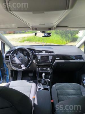 Zils Volkswagen Touran 2015 Valka, ar dzinēja tilpumu 2.00 L un nobraukumu 175 tūkst. km par 17000 €, foto 4 vietnē AUTOMOTO.COM.LV