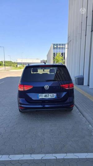 Zils Volkswagen Touran 2015 Viļņa, ar dzinēja tilpumu 1.60 L un nobraukumu 175 tūkst. km par 9600 €, foto 7 vietnē AUTOMOTO.COM.LV