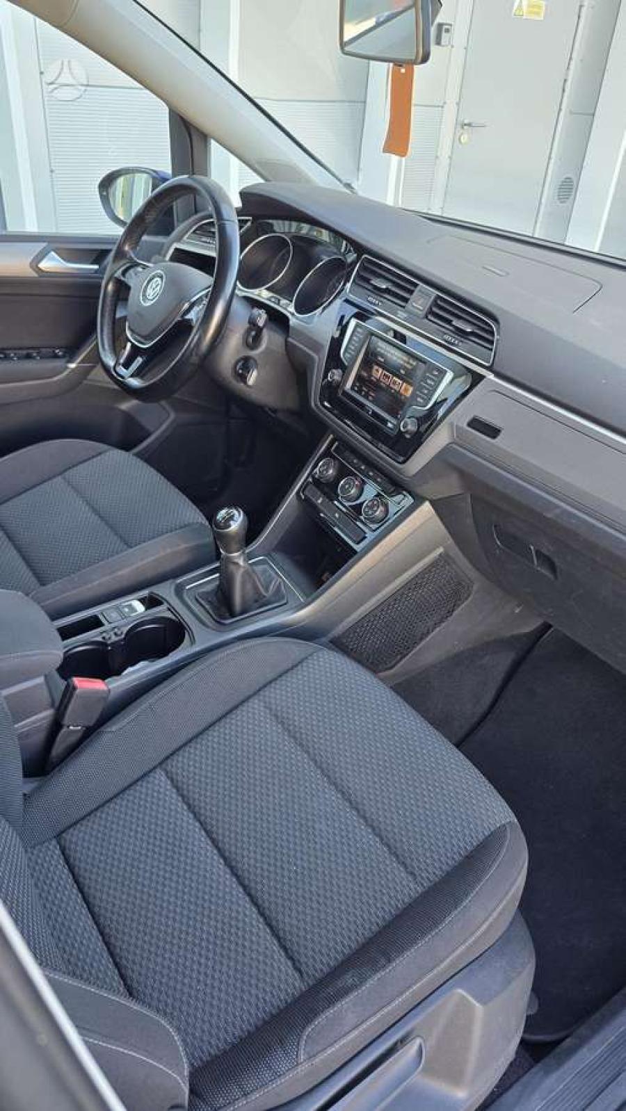 Zils Volkswagen Touran 2015 Viļņa, ar dzinēja tilpumu 1.60 L un nobraukumu 175 tūkst. km par 9600 €, foto 12 vietnē AUTOMOTO.COM.LV