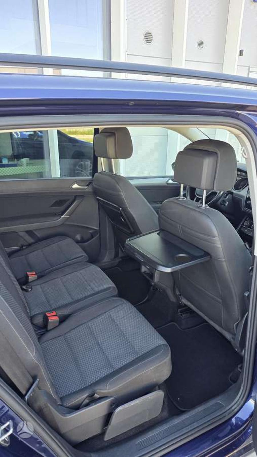 Zils Volkswagen Touran 2015 Viļņa, ar dzinēja tilpumu 1.60 L un nobraukumu 175 tūkst. km par 9600 €, foto 14 vietnē AUTOMOTO.COM.LV