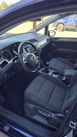 Zils Volkswagen Touran 2015 Viļņa, ar dzinēja tilpumu 1.60 L un nobraukumu 175 tūkst. km par 9600 €, foto 15 vietnē AUTOMOTO.COM.LV