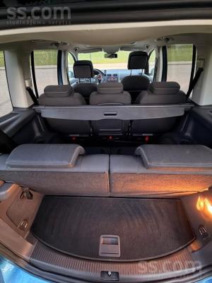 Blue Volkswagen Touran 2015 in Riga, with an engine capacity of 1.60 L and mileage of 210 thousand km for 6950 €, photo 6 on AUTOMOTO.COM.LV