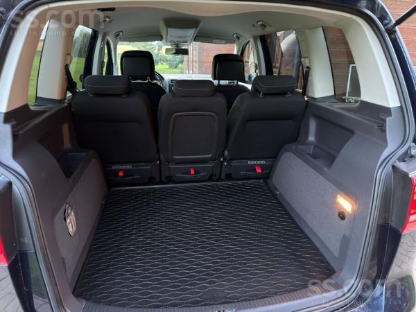 Zils Volkswagen Touran 2015 Jelgava, ar dzinēja tilpumu 1.60 L un nobraukumu 280 tūkst. km par 8200 €, foto 8 vietnē AUTOMOTO.COM.LV